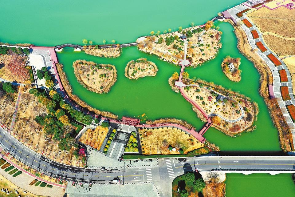 Beautiful Riyue Lake in Yongcheng_Henan Foreign Affairs