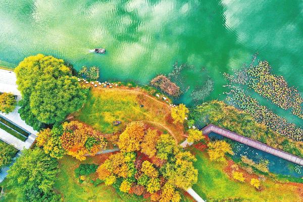 Autumn Scenery of Xuanyuan Lake_Attractions_The People’s Government of ...